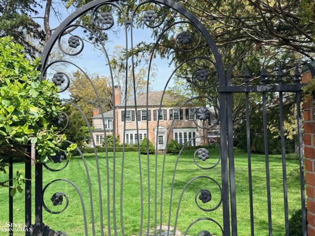 481 Kercheval Avenue