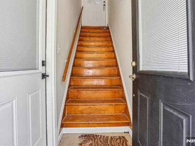 481 Macarthur Avenue # 1
