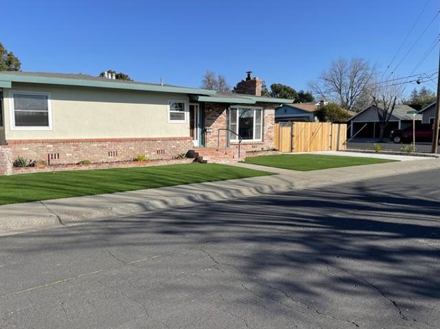 481 McKnight Ln, Vacaville, CA 95688
