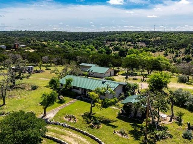 481 Scenic Valley Rd, Kerrville, TX 78028