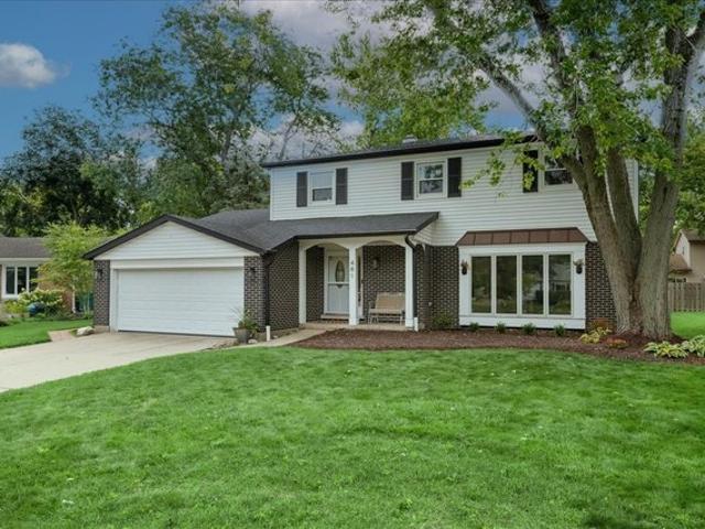 481 Sussex Ct, Buffalo Grove, IL 60089