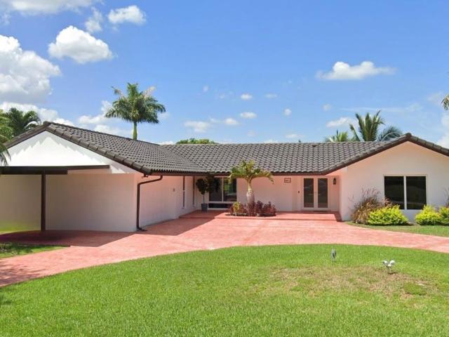 481 W Tropical Way, Plantation, FL 33317 | MLS #B26003 | Compass