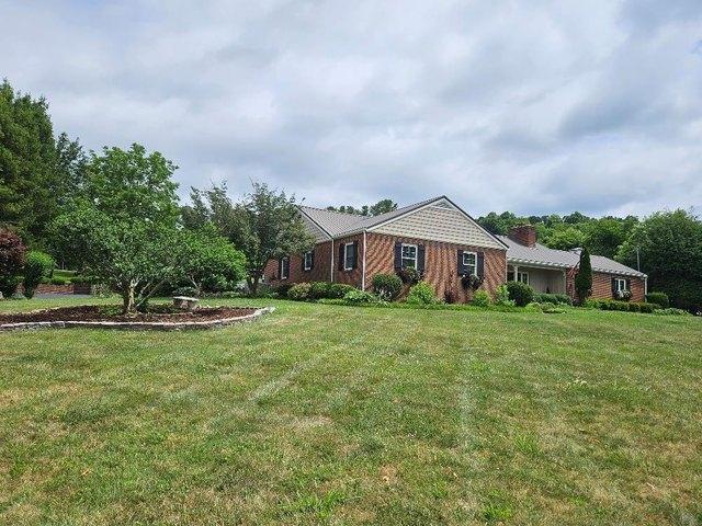 481 Wassona Dr, Marion, VA 24354