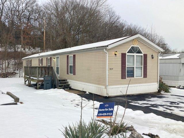 4824 E Golden Cir, High Ridge, MO 63049