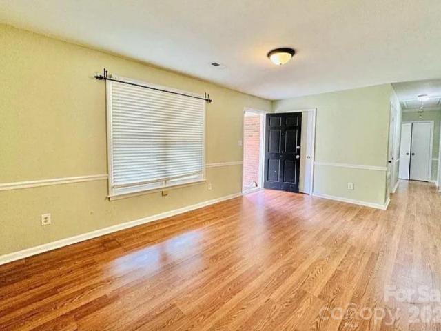 4824 Farm Pond Lane