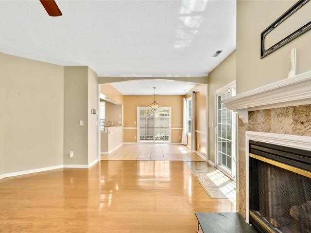 4824 Haymarket DR