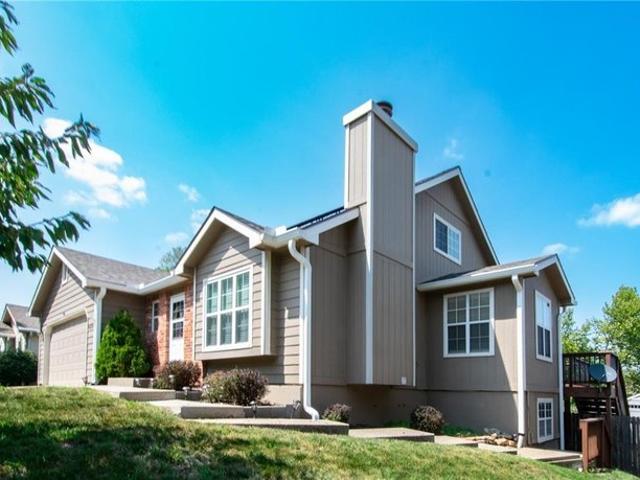 4824 W 24th St, Lawrence, KS 66047