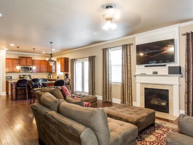 4825 Roseman Trail