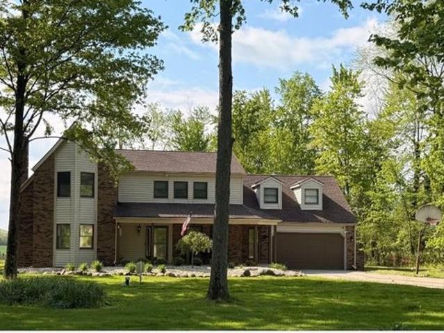 48260 Tina Ln, Amherst, OH 44001