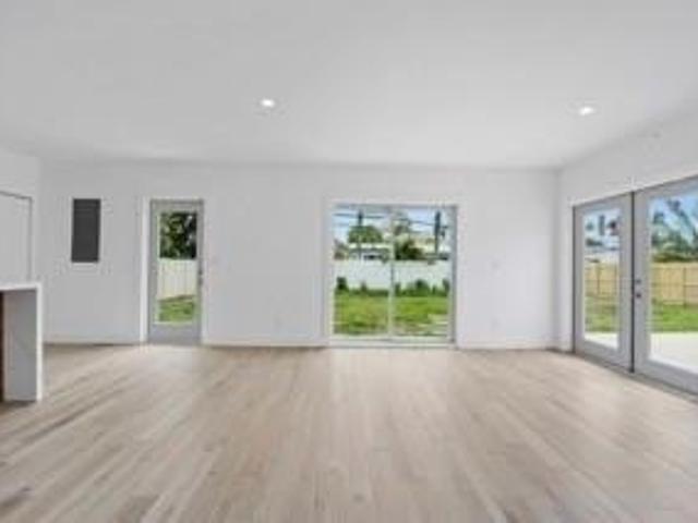 4826 NE 17th Ter, Oakland Park, FL 33334