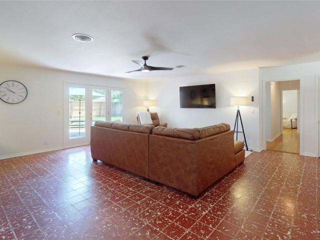 4826 Waynesboro Dr, Houston, TX 77035 | MLS #68653 | Compass