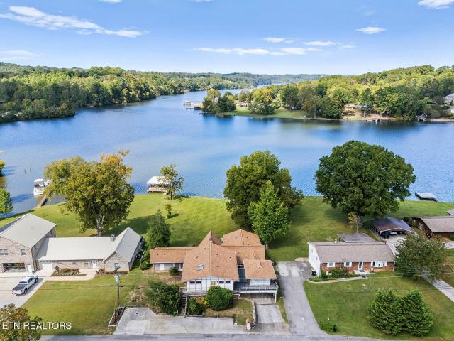 4827 Riversedge Rd