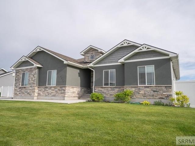 4828 E Luxor Dr, Idaho Falls, ID 83401