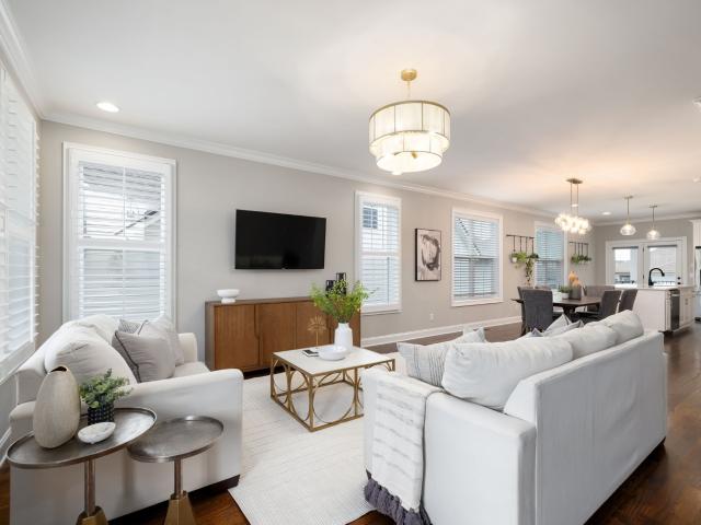 4828 Kintore Dr
