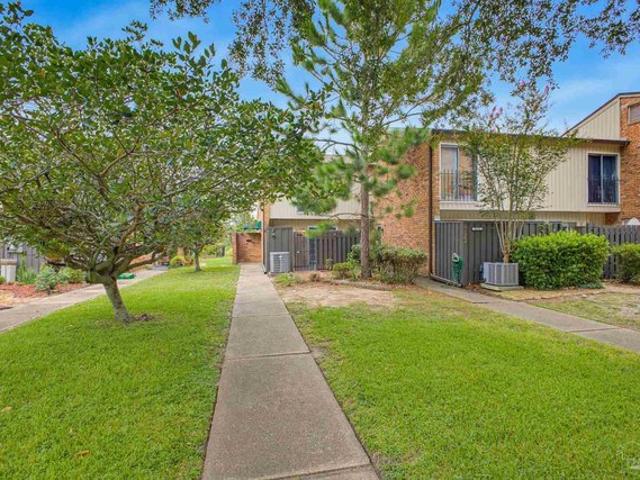 4820 Huron Dr, Pensacola, FL 32507