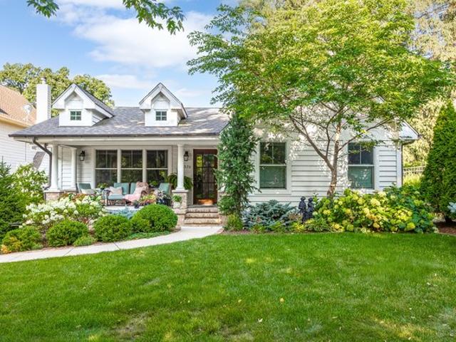 4820 Lee Ave, Downers Grove, IL 60515