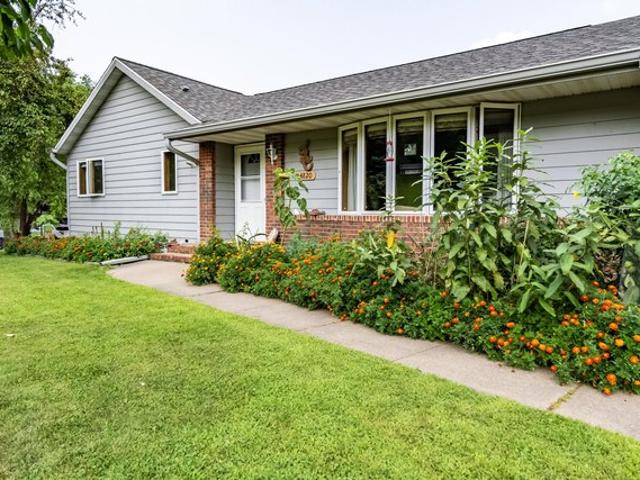 4820 13th St, Goodview, MN 55987