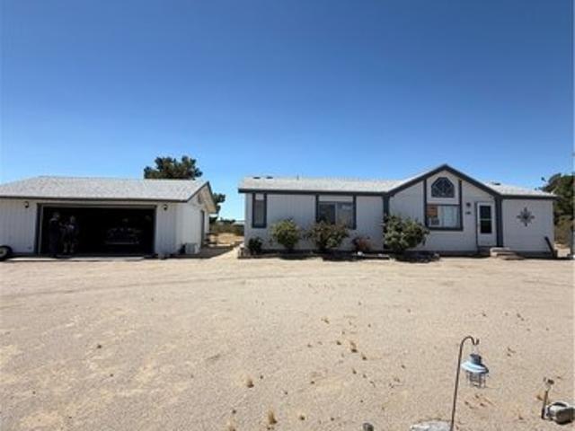 4821 Blue Grass Dr, Phelan, CA 92371