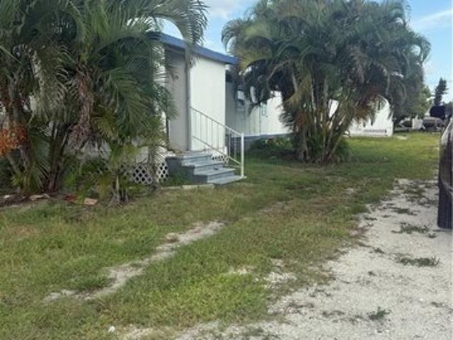 4821 Curlew Dr, Saint James City, FL 33956
