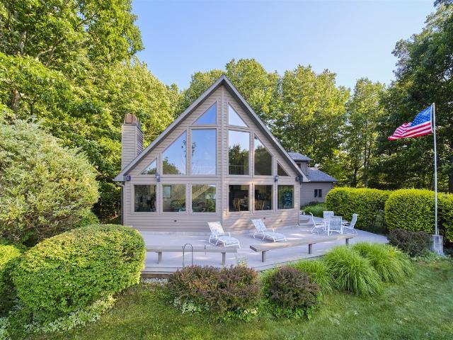 4821 Crescent Beach Road