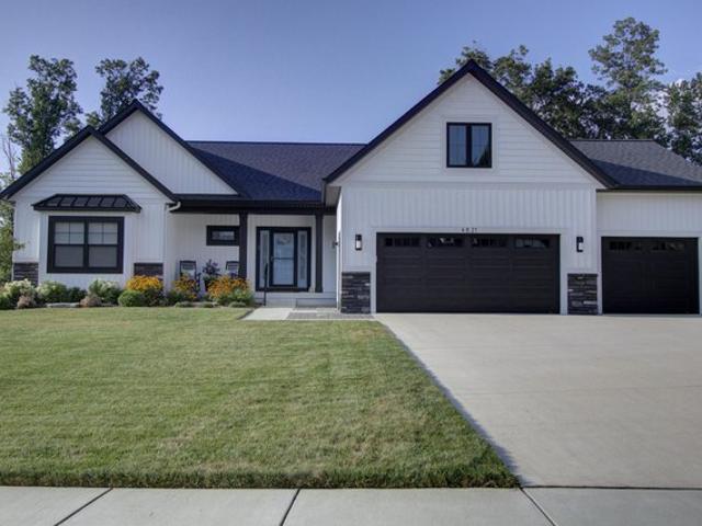 4821 Honeycrisp Dr NE, Rockford, MI 49341