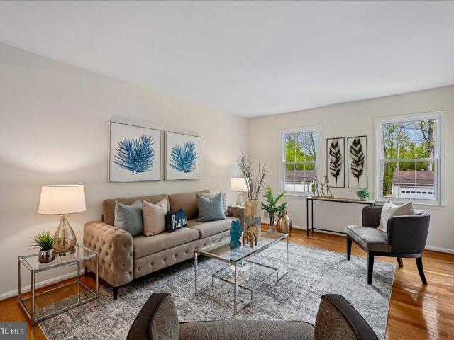 4821 King Solomon Dr, Annandale, VA 22003 | MLS #VAFX2304 | Compass