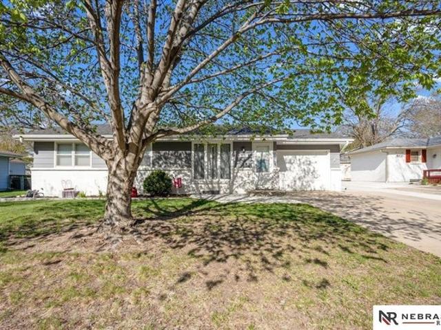 4821 S 57th St, Lincoln, NE 68516