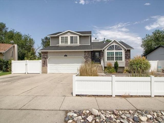 4821 S Bitter Root Dr, Taylorsville, UT 84129
