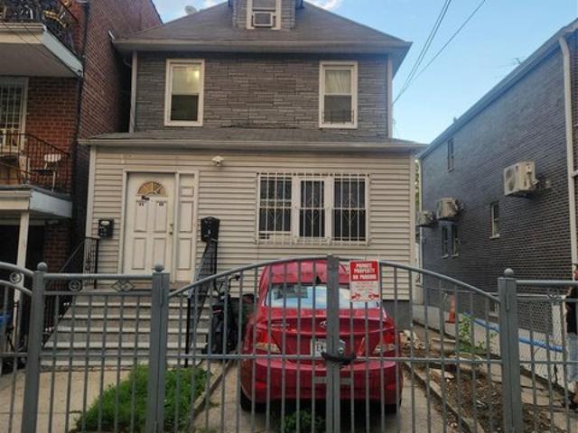 4821 91st St, Elmhurst, NY 11373