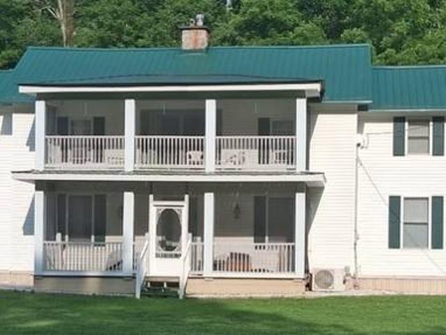 482 and 484 Windyville Rd, Spencer, WV 25276