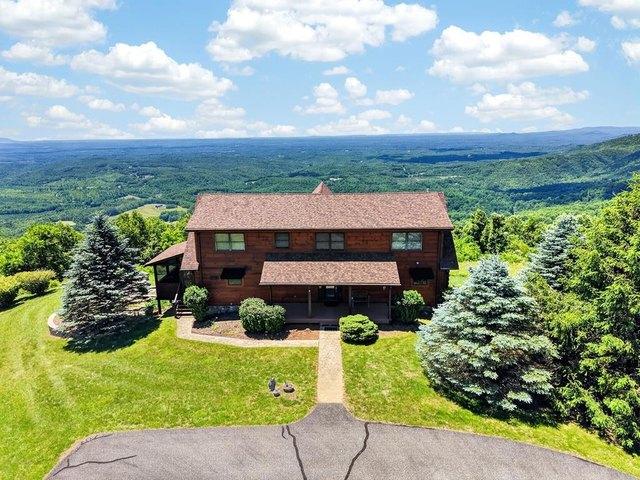 482 Apple Hill Ln, Fancy Gap, VA 24328