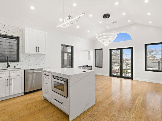 482 Kennedy Blvd # 2