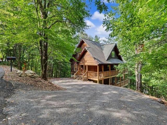 482 High St, Young Harris, GA 30582