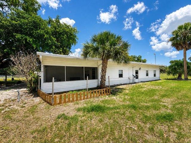 482 Palmetto Ave, Palmdale, FL 33935