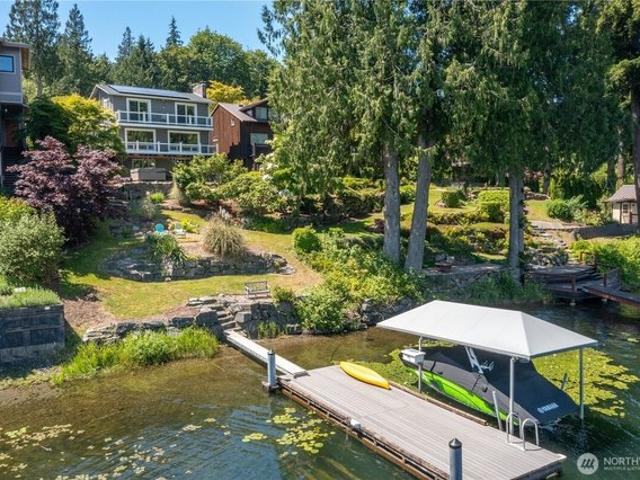 482 W Lake Samish Dr, Bellingham, WA 98229