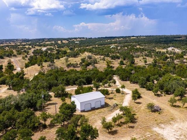 482 Tonkawa Trl, Fredericksburg, TX 78624