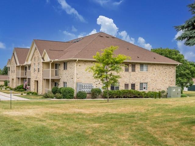 4835 Easy St Unit 11, Delafield, WI 53029