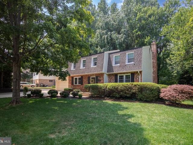 4836 Gainsborough Dr, Fairfax, VA 22032