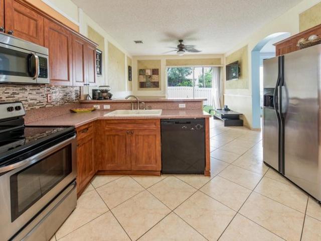 4837 NW 20th Pl, Coconut Creek, FL 33063