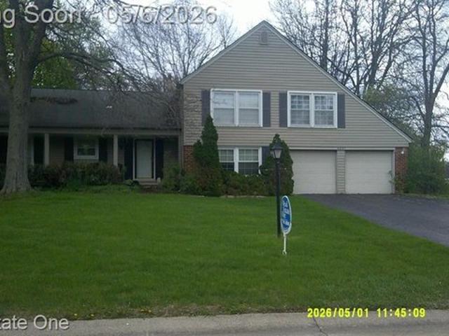 4837 Teddington Dr, West Bloomfield Township, MI 48323