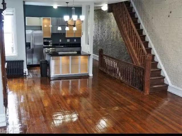 48381789 618 E Girard Ave #2