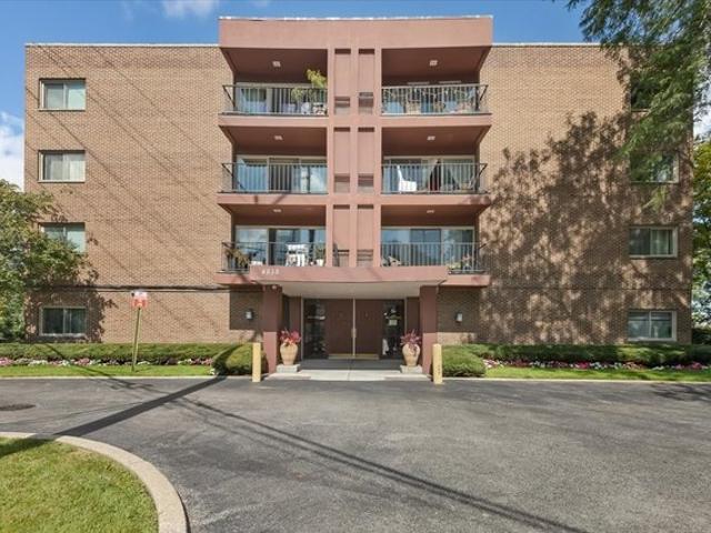4838 Howard St Apt 401, Skokie, IL 60077