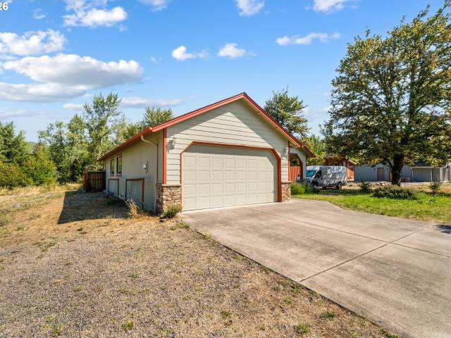48393 roaring rapids way