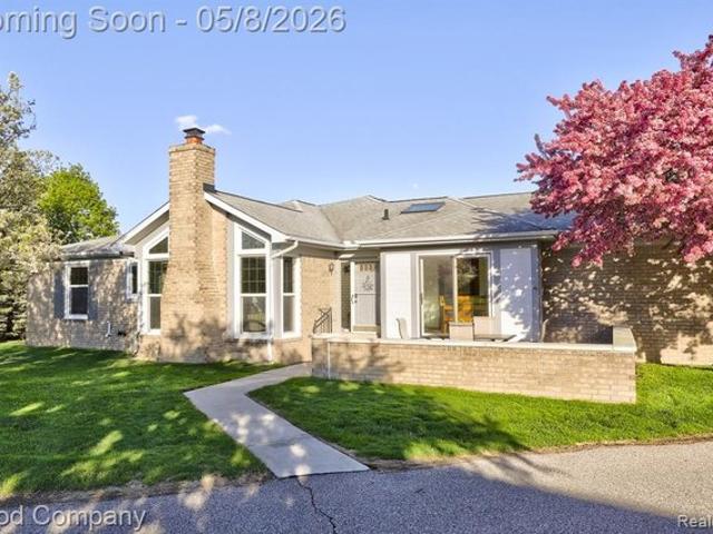 48390 Seawind Ct, Shelby Township, MI 48315