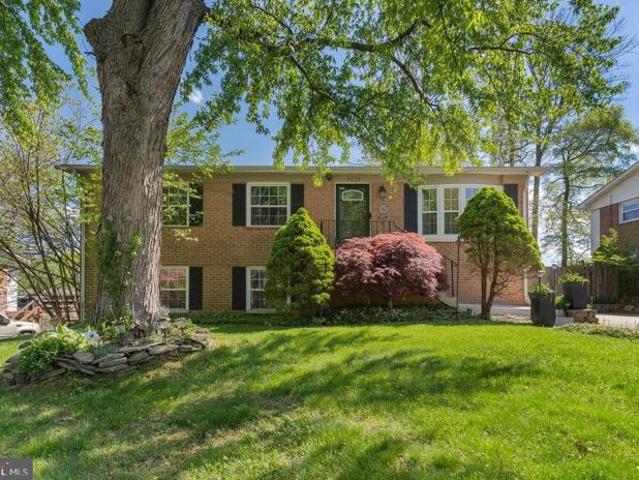 4839 Kempair Dr, Woodbridge, VA 22193
