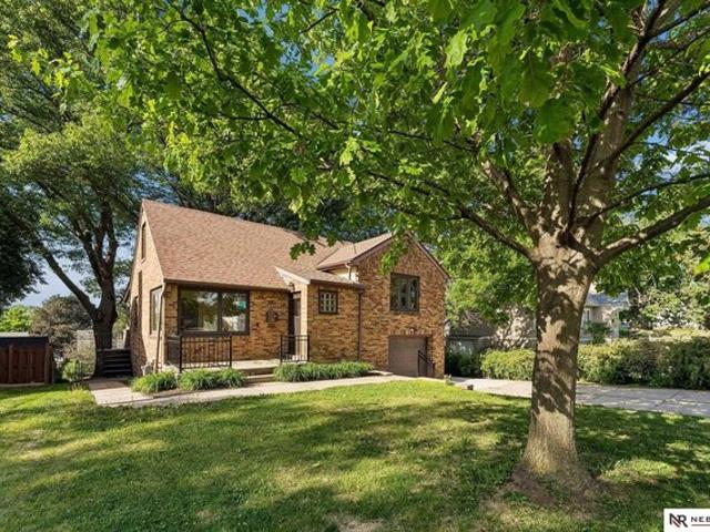 4839 Pine St, Omaha, NE 68106