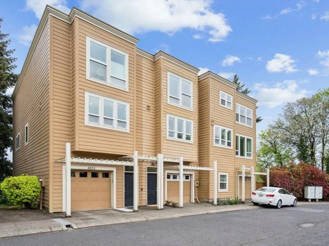 4830 SW View Point Ter, Portland, OR 97239