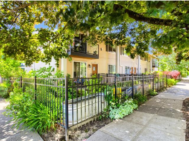 4830 se stark st # 5