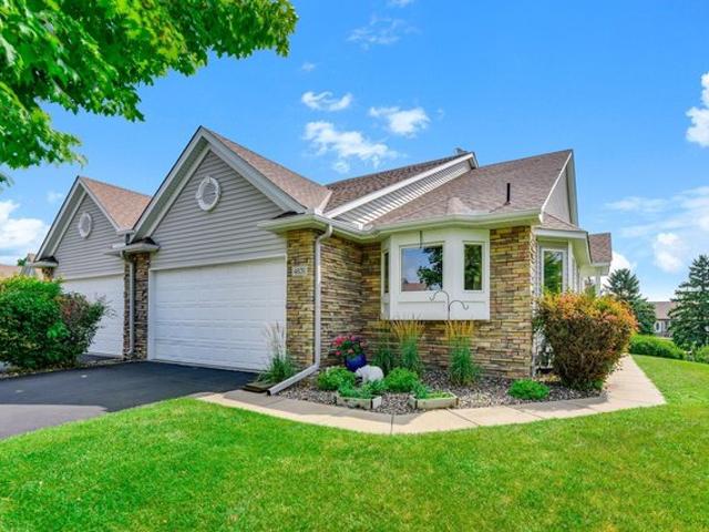 4831 Greenhaven Dr, White Bear Lake, MN 55127
