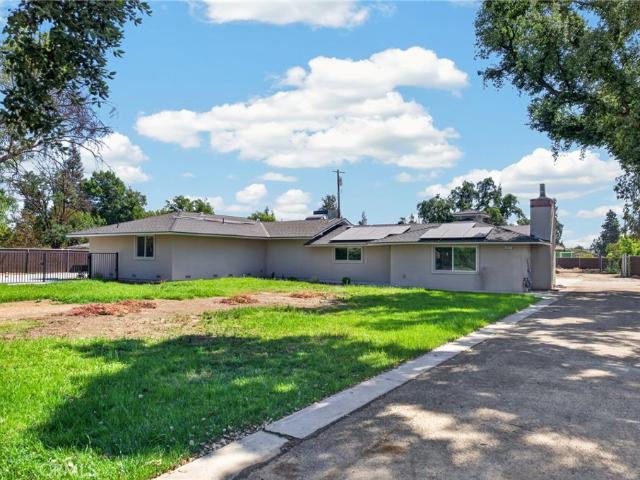 4832 N Fruit Avenue